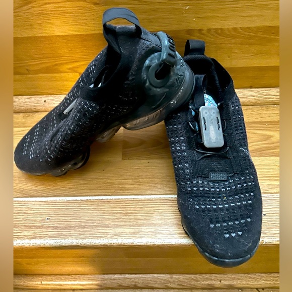 vapor max Nike | Shoes | Youth Vapor Max Nike Pull Lock Behind Heel ...